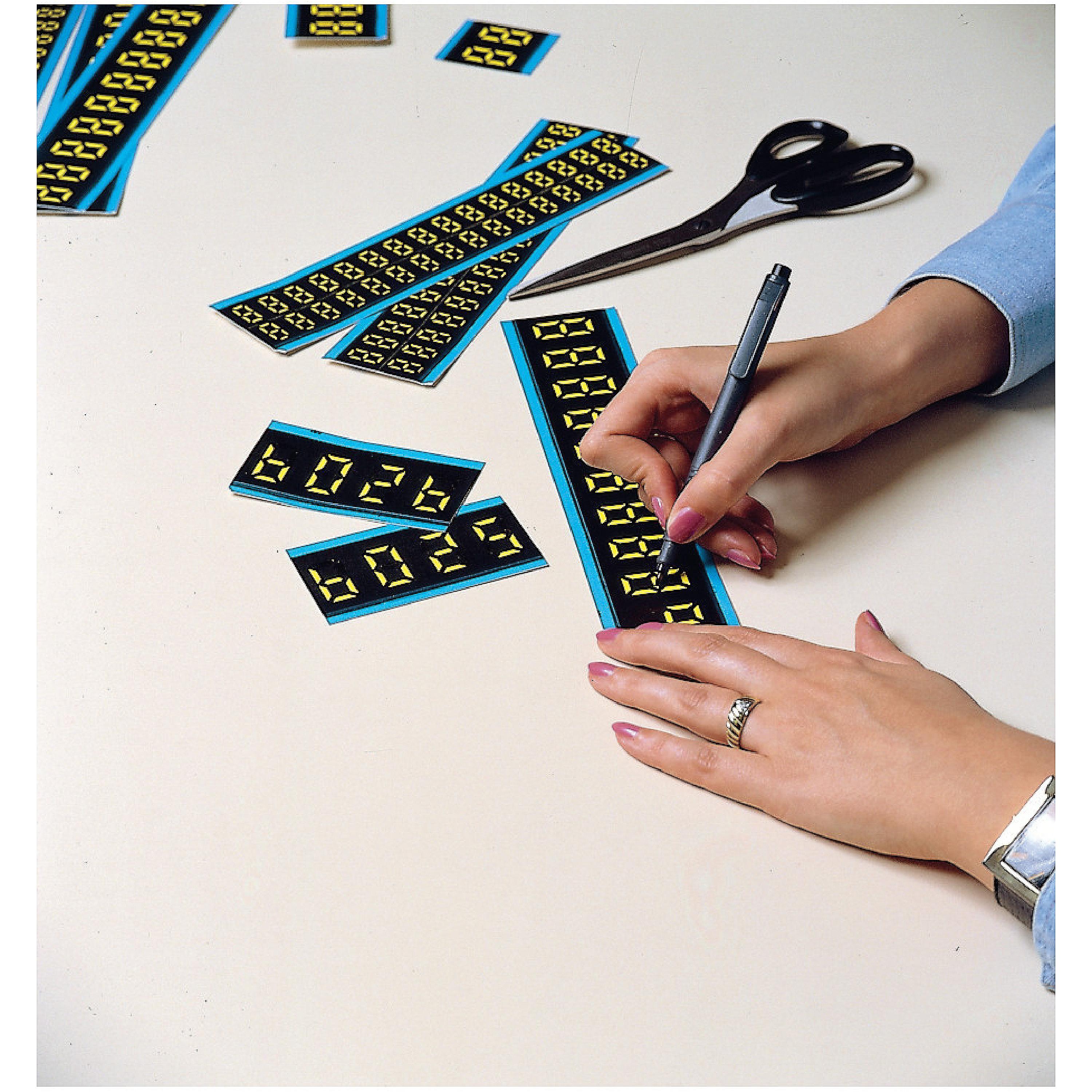 BRADY E-N-15-BRL Easy Number labels (800 pcs/pack) - 588040 | Klium